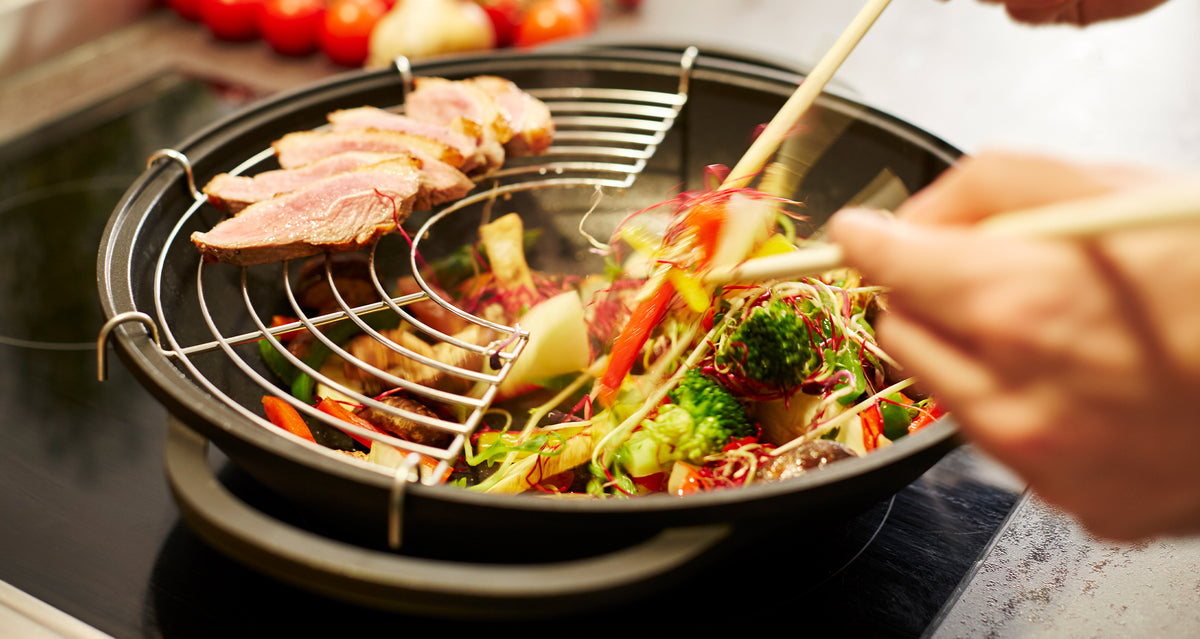 Non-stick wok and saltapasta | Moneta